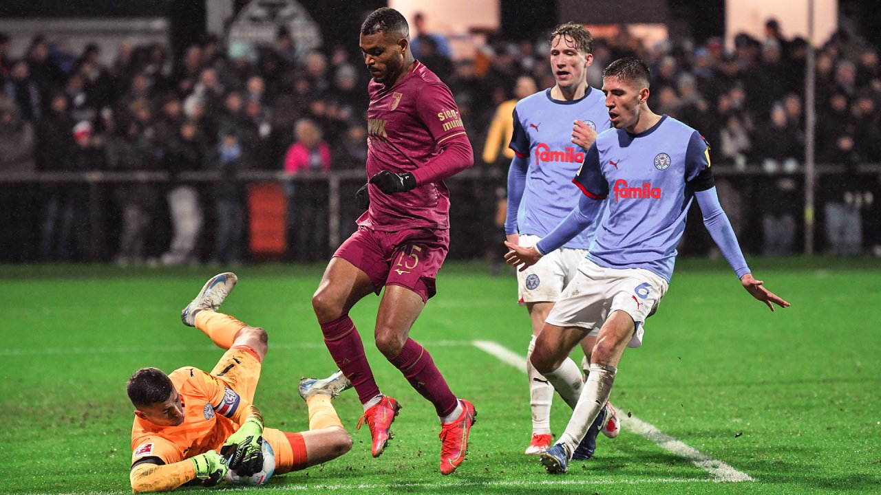 FCA end year on a sour note with heavy defeat in Kiel | FC Augsburg