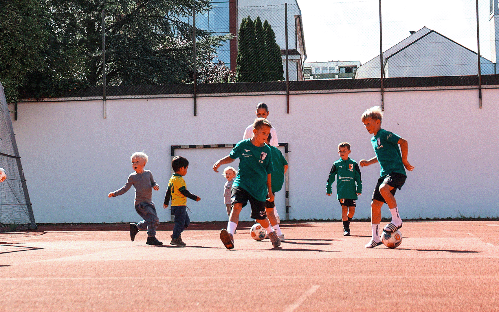 U10: Kicken mit Kids aus der Kita | FC Augsburg