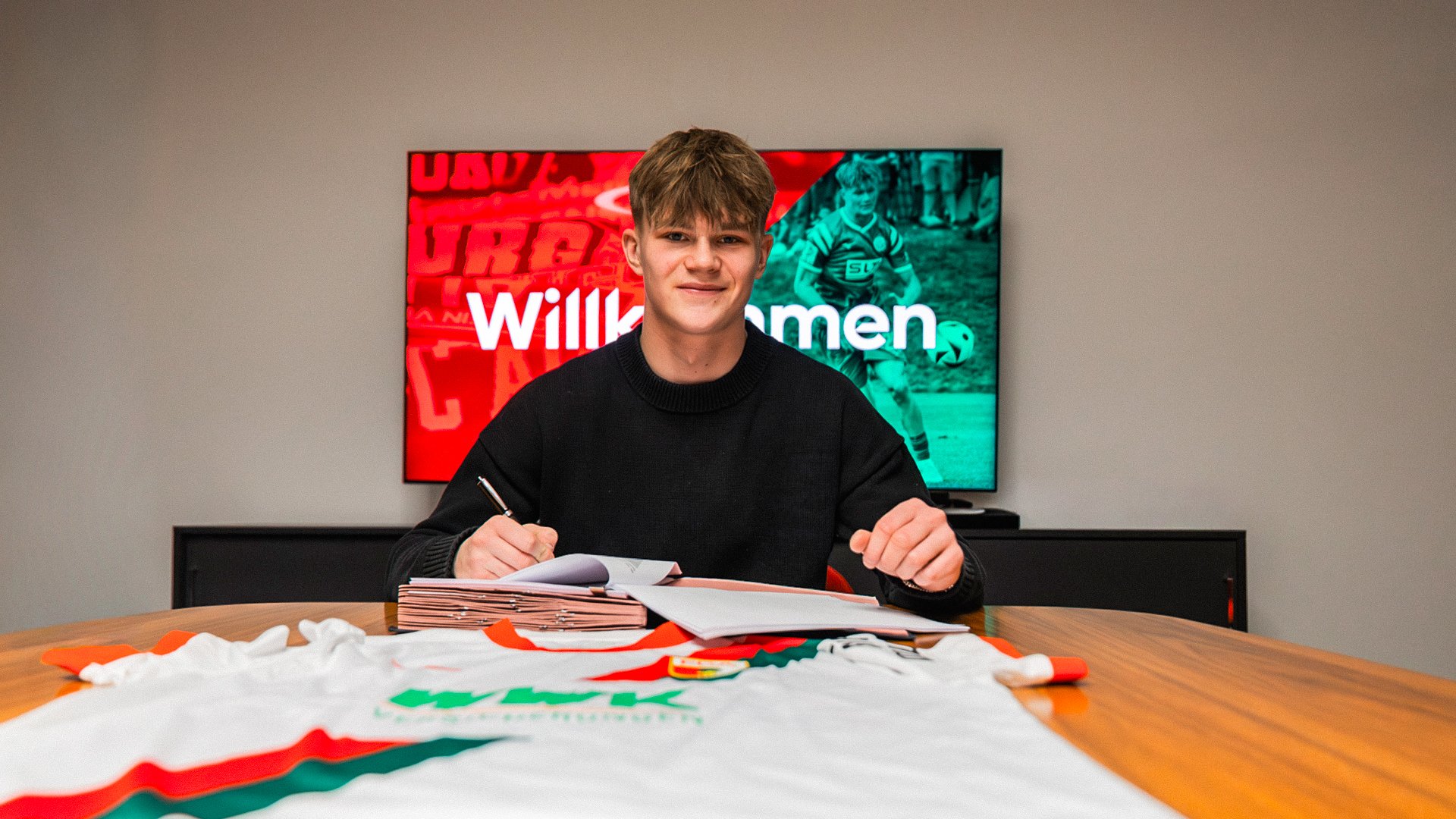FCA holt Offensivtalent Tom Bader von Hansa Rostock | FC Augsburg