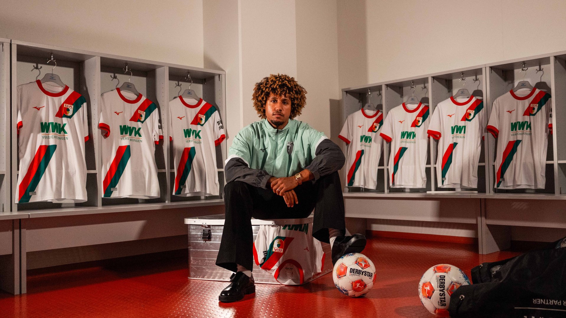 Massengo im Interview: "Möchte alles auf dem Platz geben!" | FC Augsburg